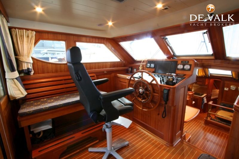 ADMIRAL CLASS 1500 motor yacht for sale | De Valk Yacht Brokers