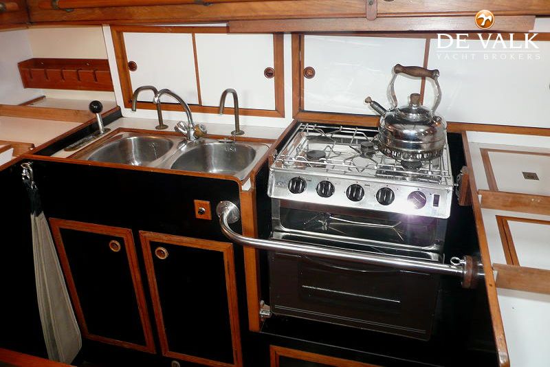 ALAN PAPE CUTTYHUNK 41 sailing yacht for sale | De Valk Yacht Brokers