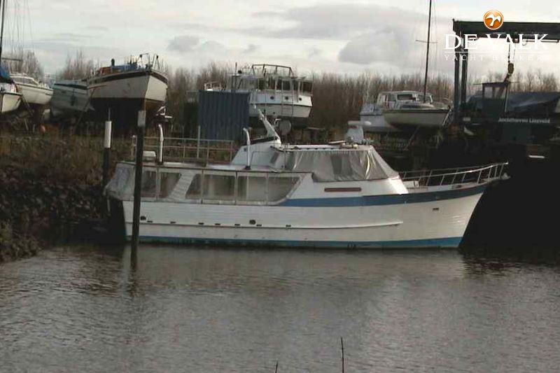 ALASKAN 49 ** motor yacht for sale | De Valk Yacht Brokers