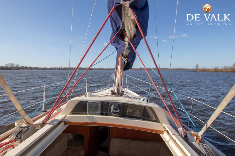 ALOA 28 sailing yacht for sale | De Valk Yacht broker