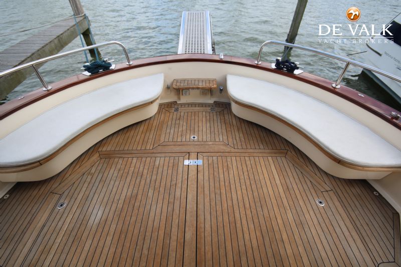 APREAMARE 11 SEMI-CABINATO motor yacht for sale | De Valk Yacht Brokers