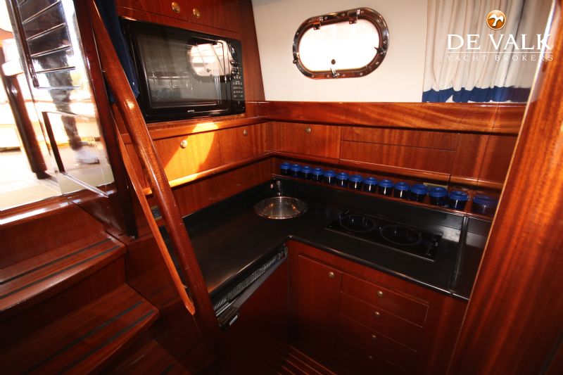 APREAMARE 11 SEMI-CABINATO motor yacht for sale | De Valk Yacht Brokers