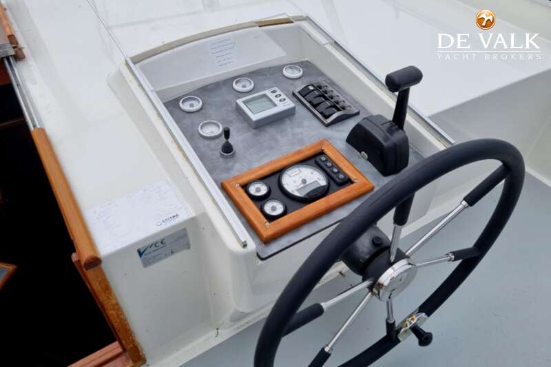 AQUALINE 35 AK motor yacht for sale | De Valk Yacht broker