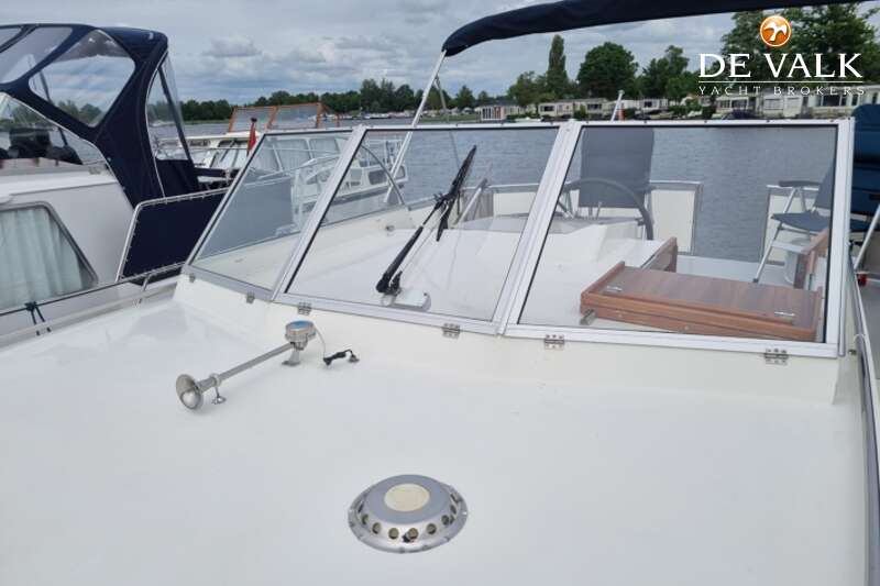 AQUALINE 35 AK motor yacht for sale | De Valk Yacht broker
