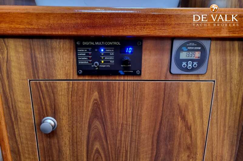 AQUALINE 35 AK motor yacht for sale | De Valk Yacht broker