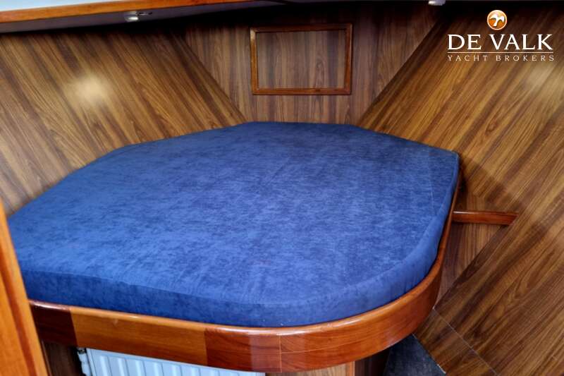 AQUALINE 35 AK motor yacht for sale | De Valk Yacht broker