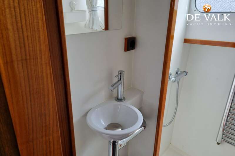 AQUALINE 35 AK motor yacht for sale | De Valk Yacht broker