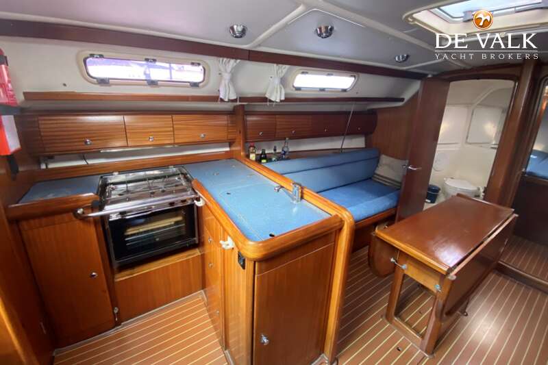 BAVARIA 36 CRUISER sailing yacht for sale | De Valk Yacht broker