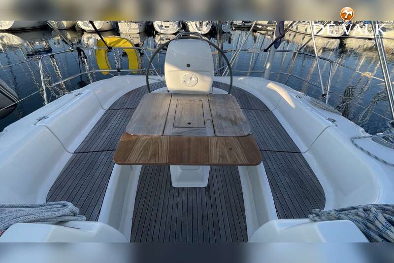 BAVARIA 39 CRUISER sailing yacht for sale | De Valk Yacht broker