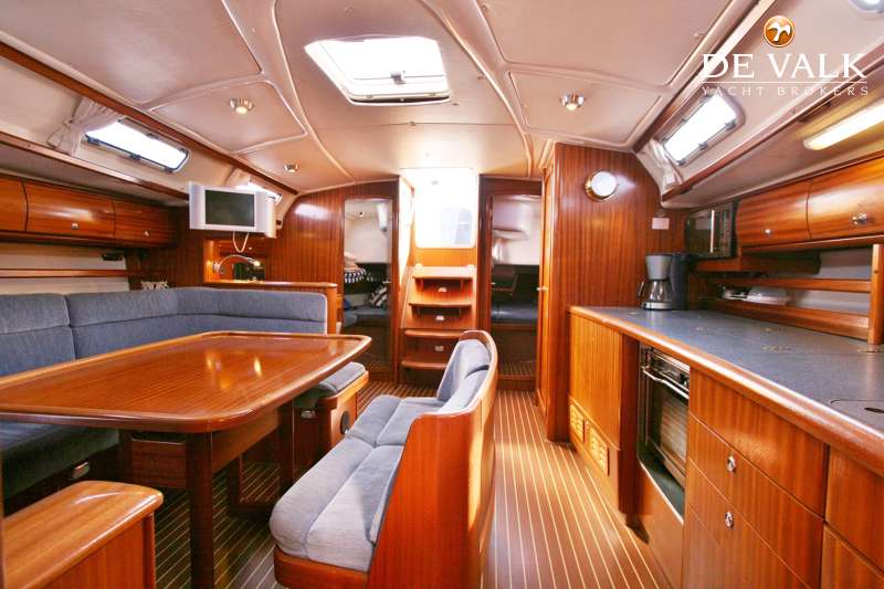 BAVARIA 44 sailing yacht for sale | De Valk Yacht broker