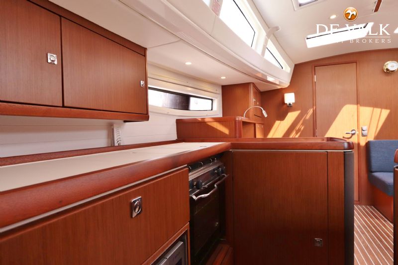BAVARIA VISION 42 sailing yacht for sale | De Valk Yacht Brokers