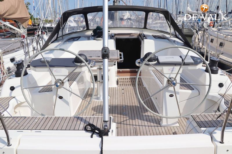 BAVARIA VISION 42 sailing yacht for sale | De Valk Yacht Brokers