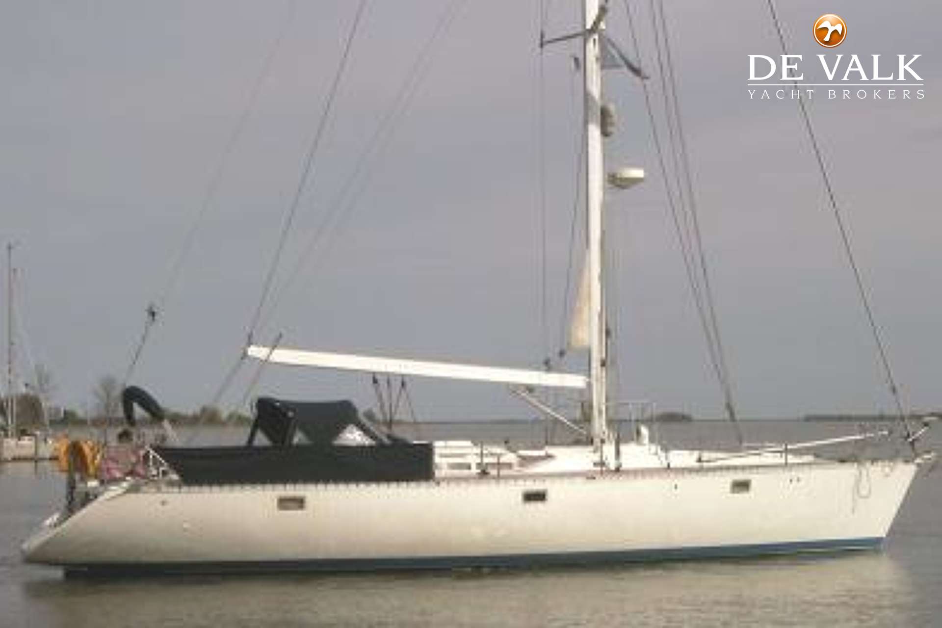 BENETEAU OCÉANIS 500 CL sailing yacht for sale | De Valk Yacht Brokers