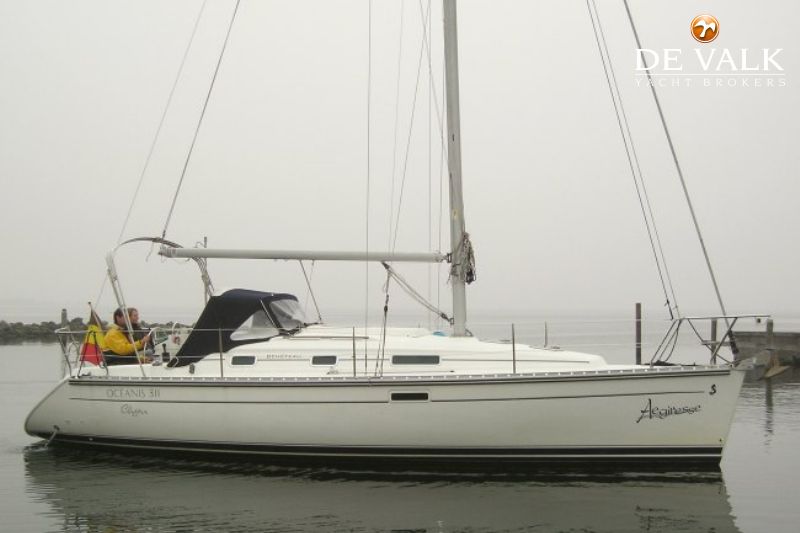 BENETEAU OCEANIS 311 sailing yacht for sale | De Valk Yacht Brokers