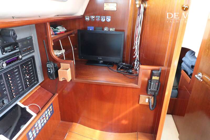 BENETEAU OCEANIS 440 sailing yacht for sale | De Valk Yacht broker