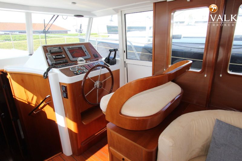 BENETEAU SWIFT TRAWLER 42 motor yacht for sale | De Valk Yacht Brokers
