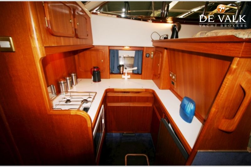 BROOM 41 motor yacht for sale | De Valk Yacht Brokers