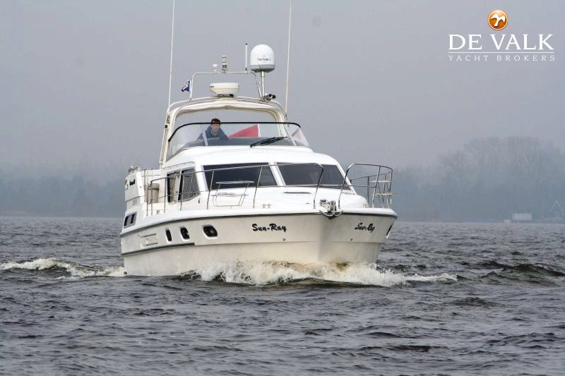 BROOM 41 motor yacht for sale | De Valk Yacht Brokers