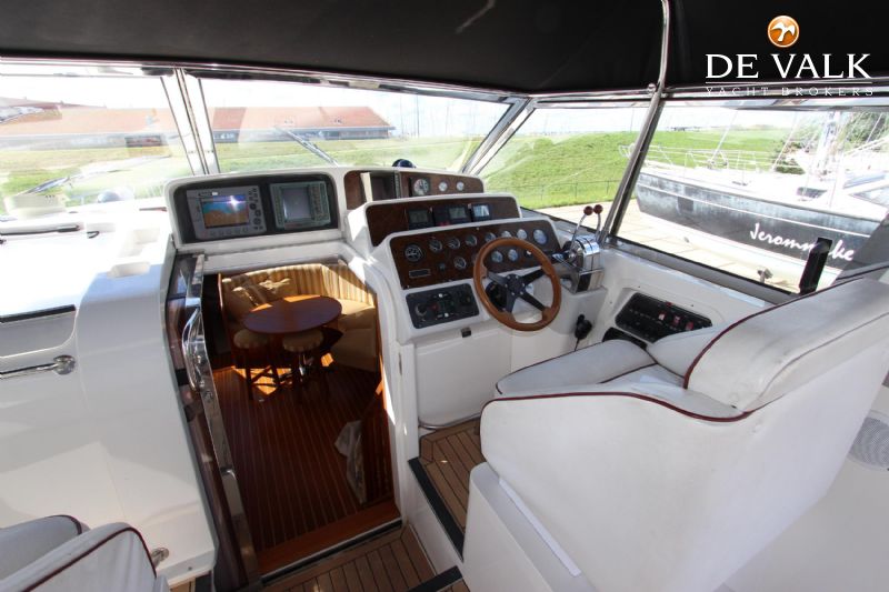 BROOM 44 motor yacht for sale | De Valk Yacht Brokers
