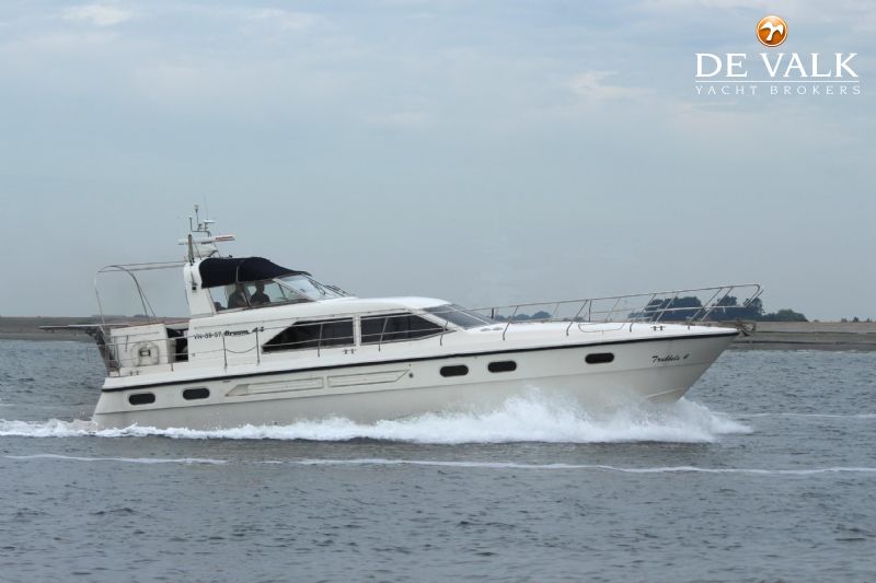 BROOM 44 motor yacht for sale | De Valk Yacht Brokers