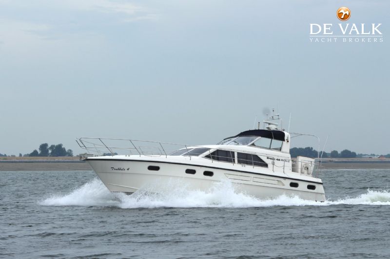 BROOM 44 motor yacht for sale | De Valk Yacht Brokers