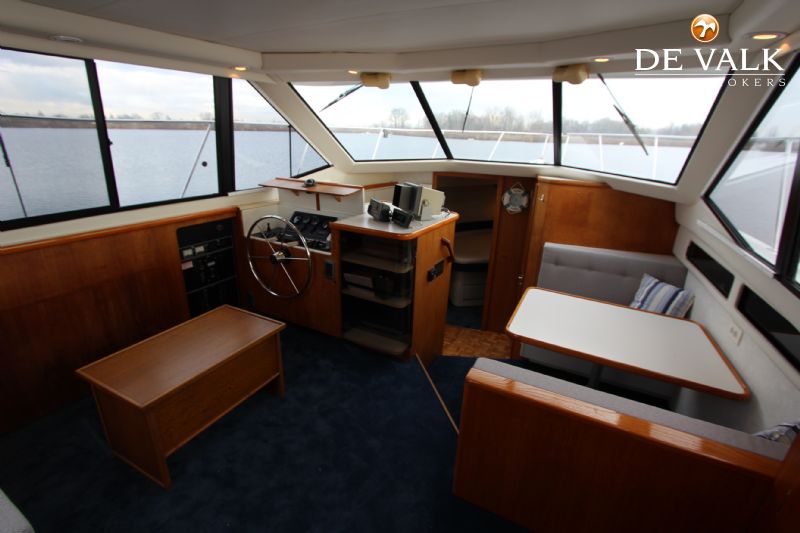 CARVER 33 AFT. CABIN motor yacht for sale | De Valk Yacht Brokers