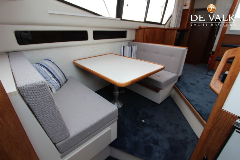 CARVER 33 AFT. CABIN motor yacht for sale | De Valk Yacht Brokers