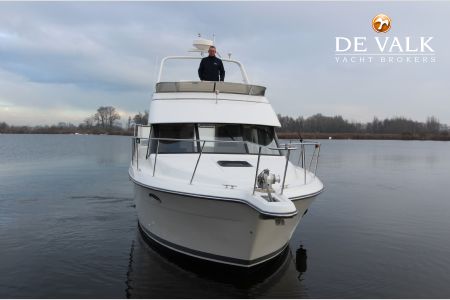 CARVER 33 AFT. CABIN motor yacht for sale | De Valk Yacht broker
