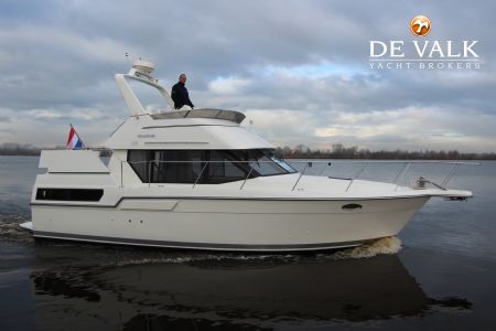 CARVER 33 AFT. CABIN motor yacht for sale | De Valk Yacht broker