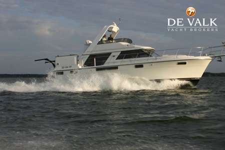 CARVER 410 FLYBRIDGE motor yacht for sale | De Valk Yacht broker