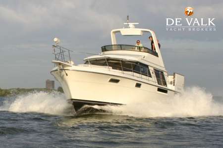 CARVER 410 FLYBRIDGE motor yacht for sale | De Valk Yacht broker