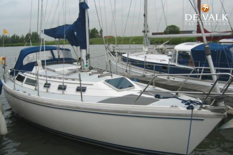 CATALINA 34 sailing yacht for sale | De Valk Yacht Brokers