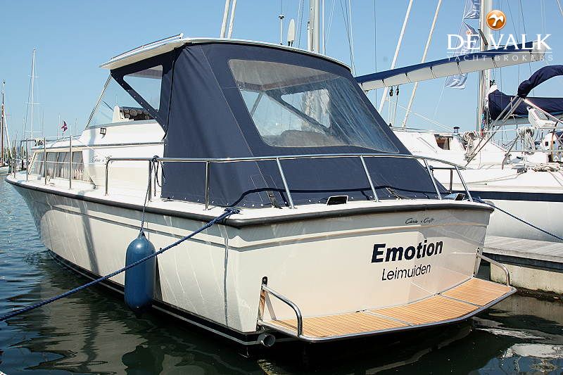 CHRIS CRAFT 31 COMMANDER motor yacht for sale | De Valk Yacht Brokers