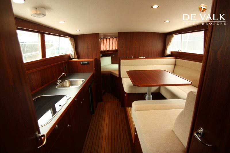 CHRIS CRAFT 31 COMMANDER motor yacht for sale | De Valk Yacht Brokers