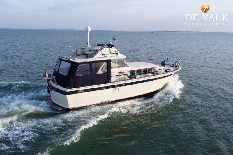 CHRIS-CRAFT COMMANDER 47 FLUSH DECK motor yacht for sale | De Valk ...