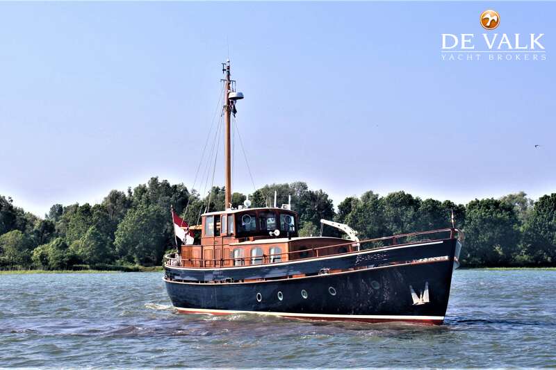 CLASSIC MOTOR YACHT motor yacht for sale | De Valk Yacht broker