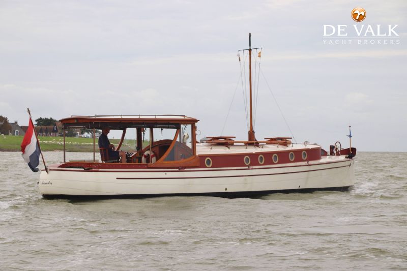 CLASSIC SALOON BOAT motor yacht for sale | De Valk Yacht Brokers