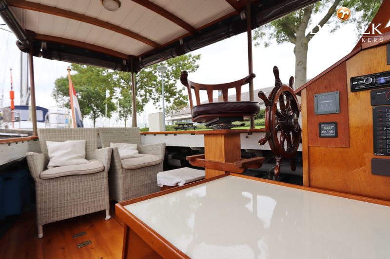 CLASSIC SALOON BOAT motor yacht for sale | De Valk Yacht Brokers