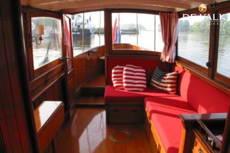CLASSIC SALOON BOAT motor yacht for sale | De Valk Yacht Brokers