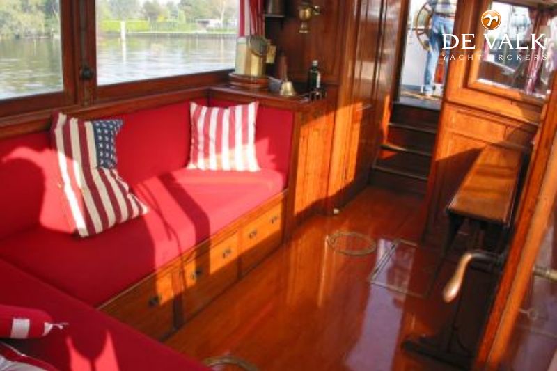 CLASSIC SALOON BOAT motor yacht for sale | De Valk Yacht Brokers