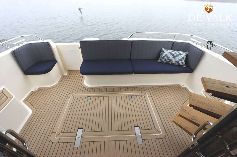 COLVIC SUNQUEST 44 motor yacht for sale | De Valk Yacht broker