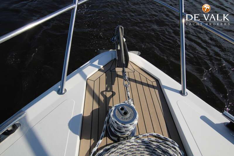 COLVIC SUNQUEST 44 motor yacht for sale | De Valk Yacht broker