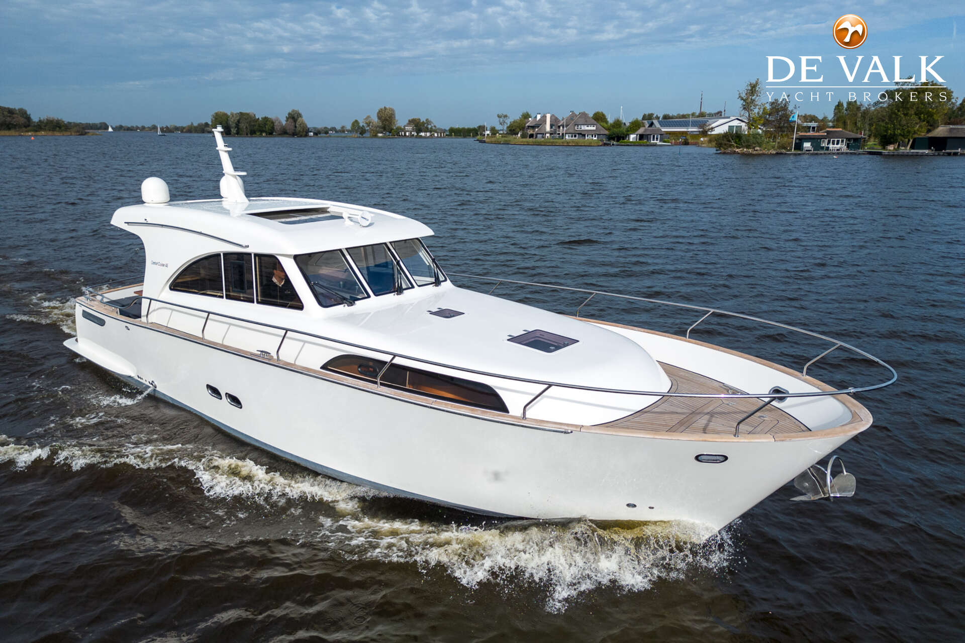 COMFORT CRUISER 46 motor yacht for sale | De Valk Yacht broker