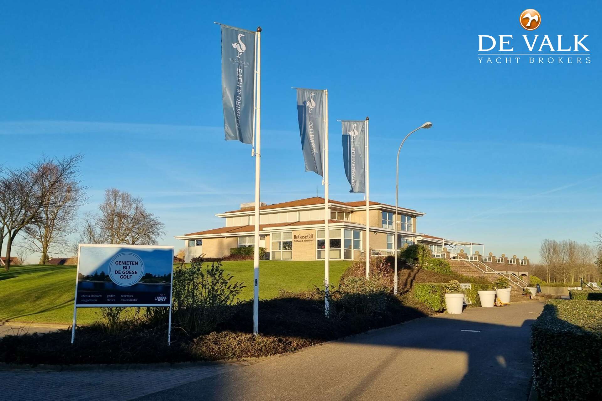 COVERED 22 MTR BERTH INCLUDING STUDIO motor yacht for sale | De Valk ...