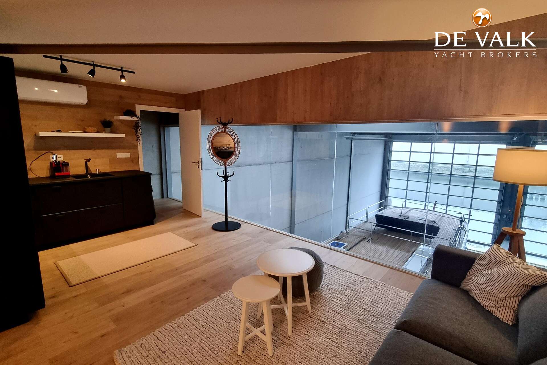 COVERED 22 MTR BERTH INCLUDING STUDIO motor yacht for sale | De Valk ...