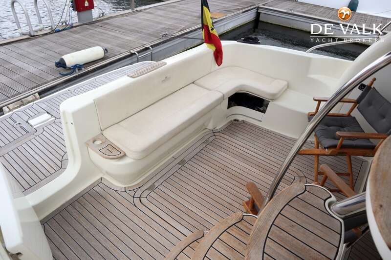 CRANCHI ATLANTIQUE 40 motor yacht for sale | De Valk Yacht broker