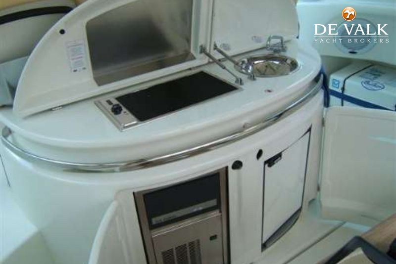 CRANCHI MEDITERRANEE 47 HT motor yacht for sale | De Valk Yacht Brokers