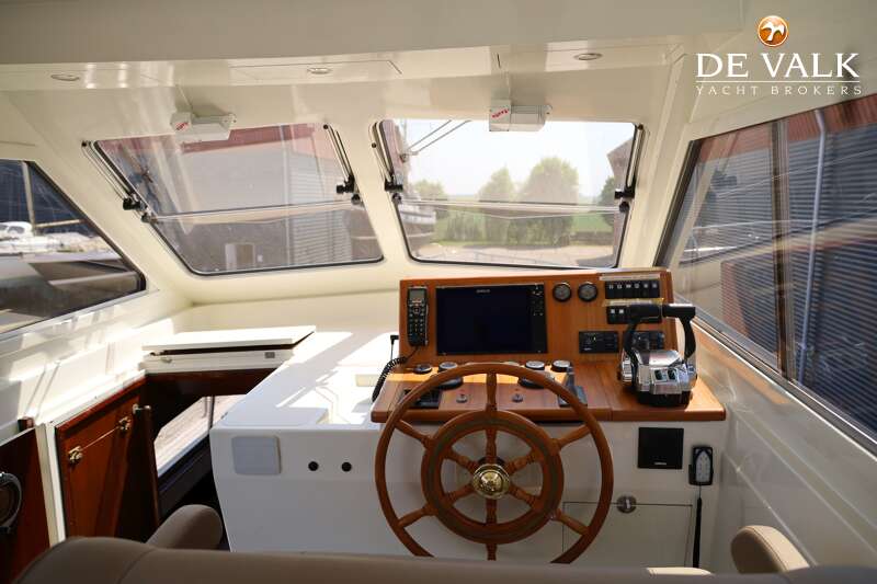 CYTRA AMBASSADOR 38 DELUXE motor yacht for sale | De Valk Yacht broker