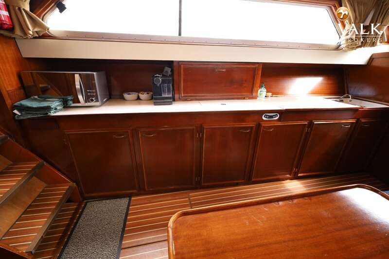 CYTRA AMBASSADOR 38 DELUXE motor yacht for sale | De Valk Yacht broker