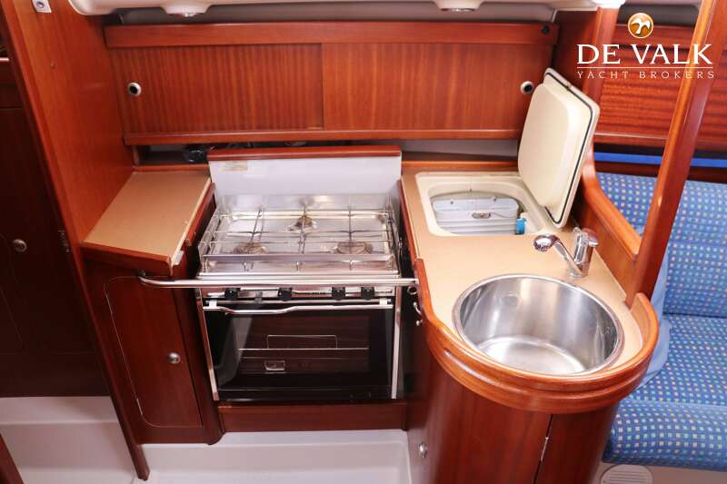 DEHLER 33 CLASSIC sailing yacht for sale | De Valk Yacht broker